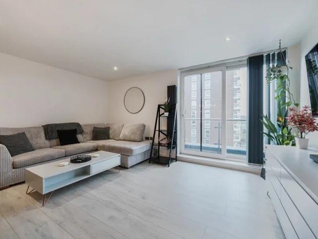 Apartment at Victoria Avenue, Elmbridge