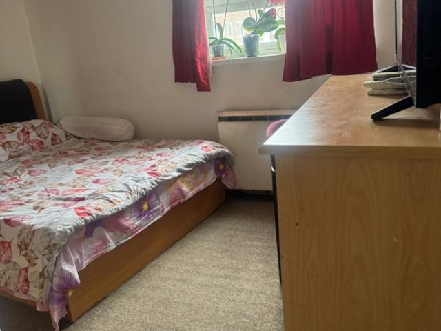 Apartment at Victoria Avenue, Greater London