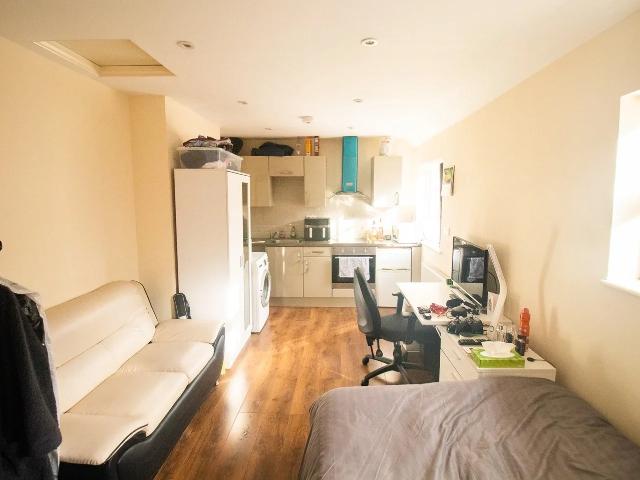 Apartment at Victoria Avenue, Leicester