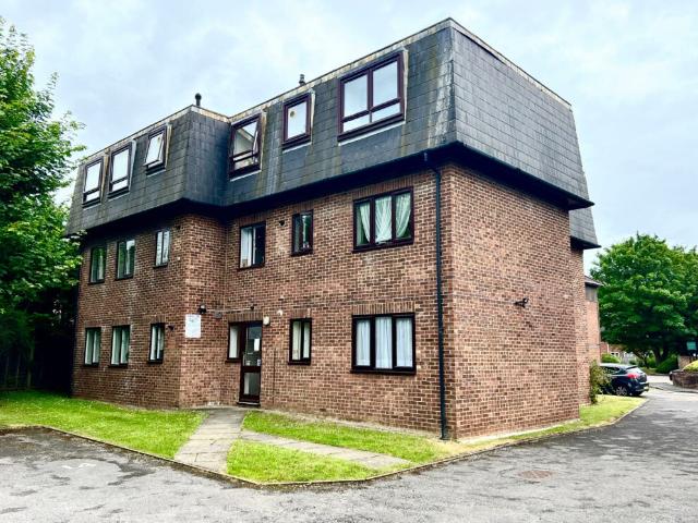 Apartment at Victoria Avenue, Surrey Heath
