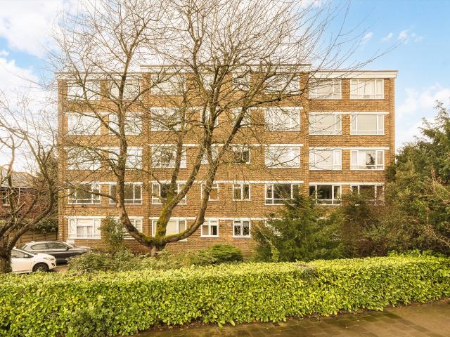 Apartment at Victoria Drive, Greater London