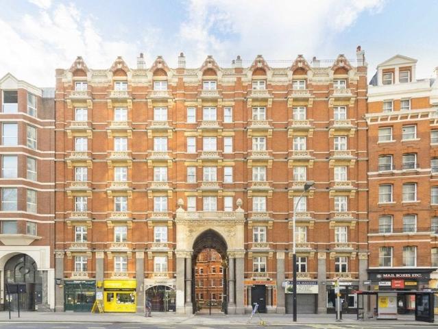 Apartment at Victoria Street, City of Westminster