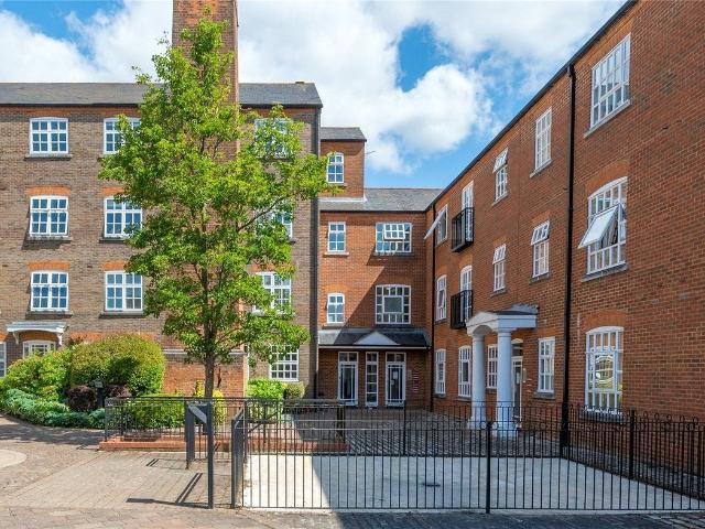 Apartment at Victoria Street, St Albans