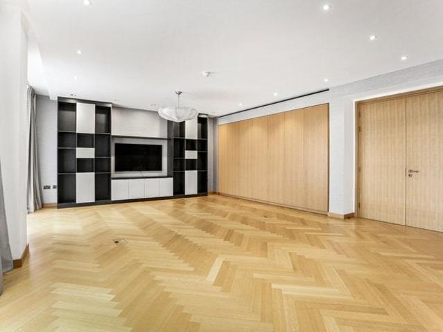 Apartment at Victoria Road, Greater London