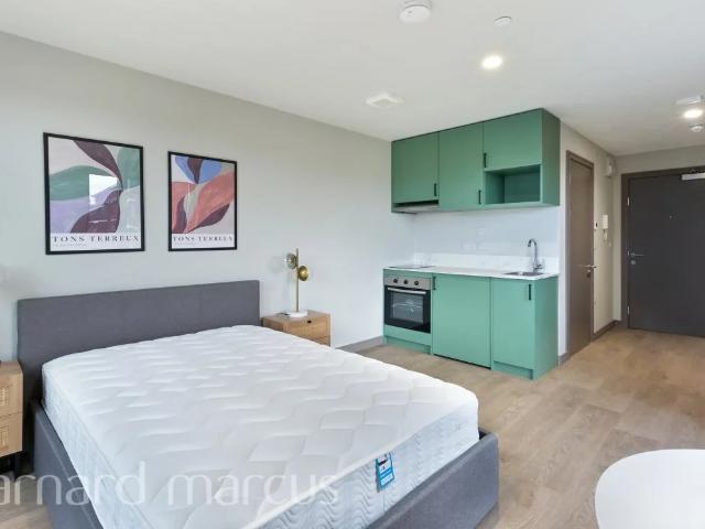 Apartment at Victoria Road, Greater London