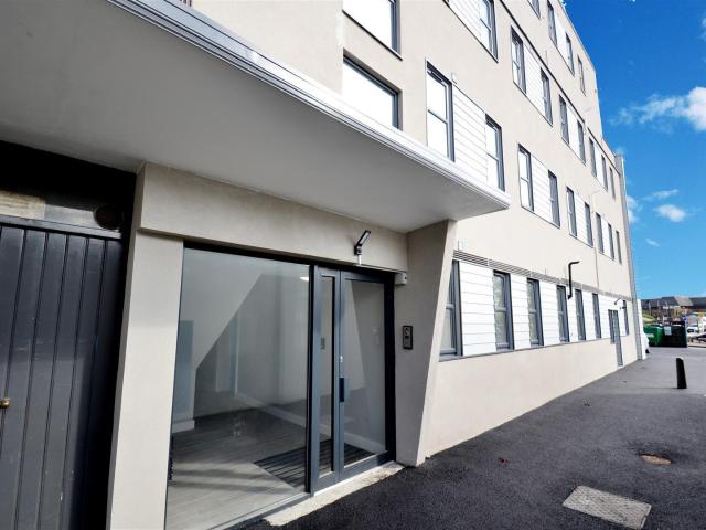 Apartment at Victoria Road, Reigate and Banstead