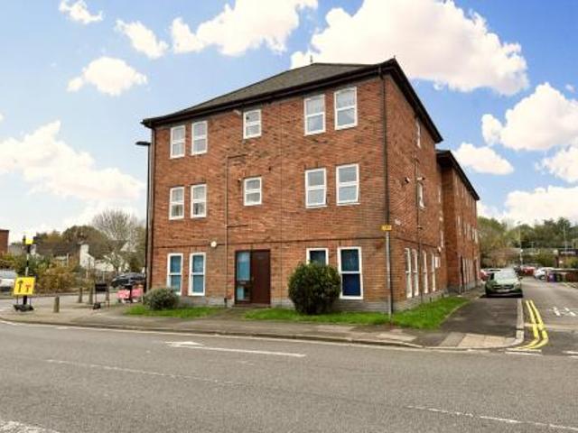 Apartment at Victoria Road, Rushmoor