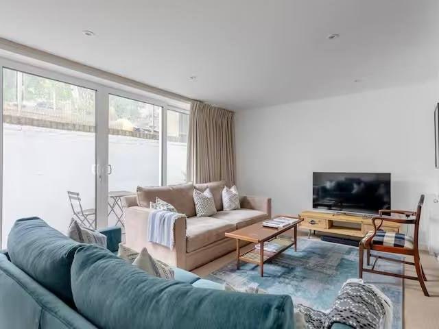 Apartment at Victoria Rise, Greater London