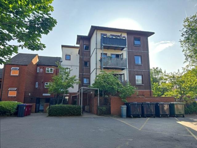 Apartment at Victoria Way, Reading