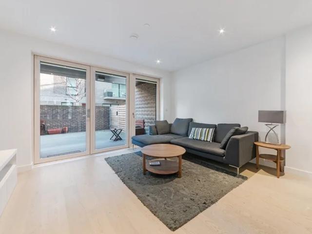 Apartment at Victory Place, Greater London