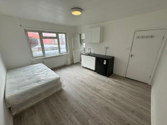 Apartment at Village Way East, Greater London