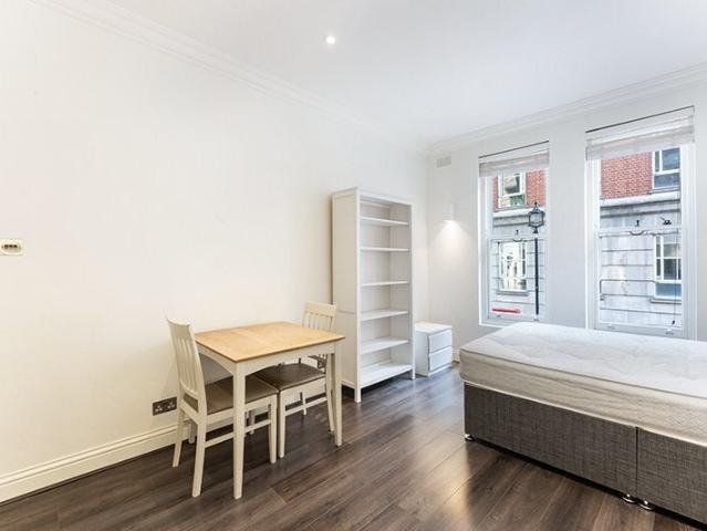Apartment at Vincent Square, City of Westminster