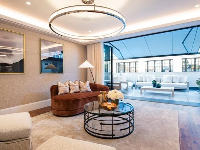Apartment at Young Street, Greater London