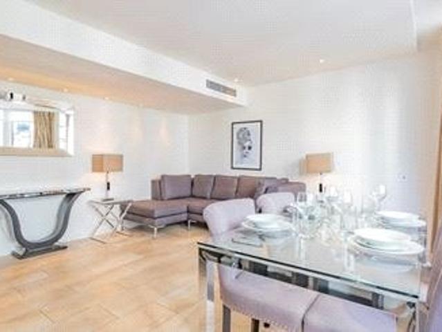 Apartment at Young Street, Greater London