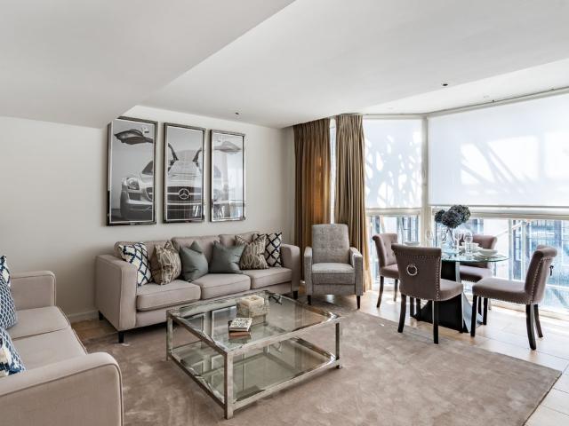 Apartment at Young Street, Greater London