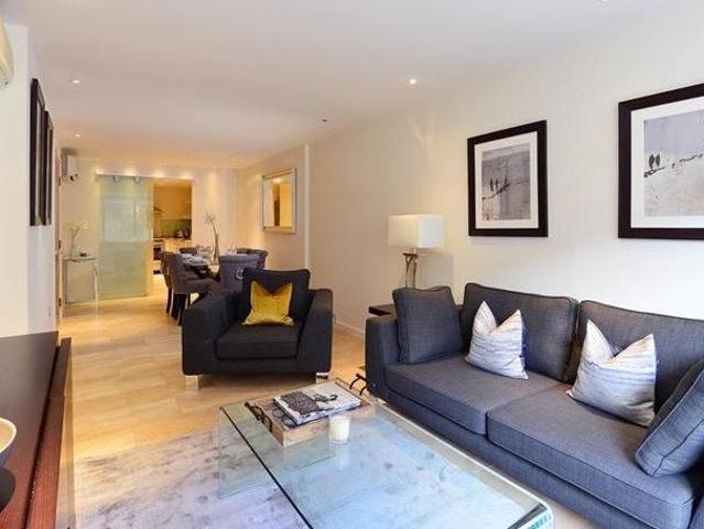 Apartment at Young Street, Greater London