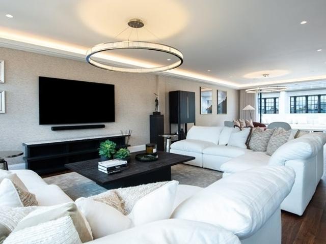 Apartment at Young Street, Greater London