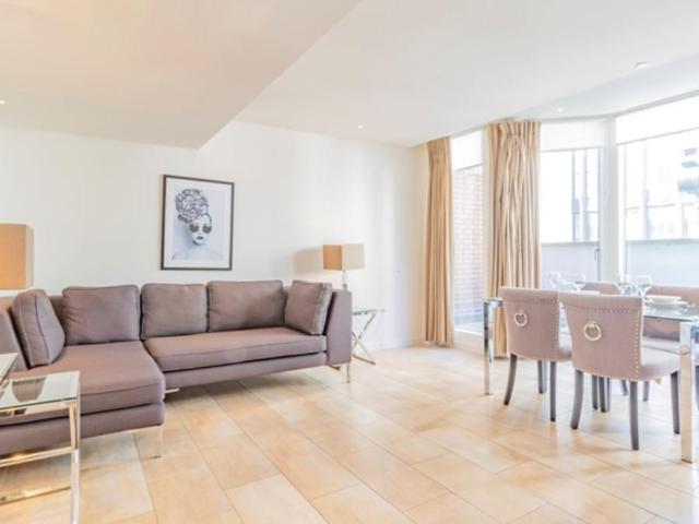 Apartment at Young Street, Greater London