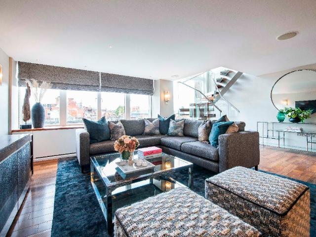 Apartment at Young Street, Greater London