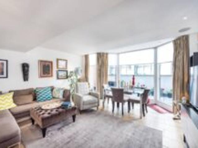 Apartment at Young Street, Greater London