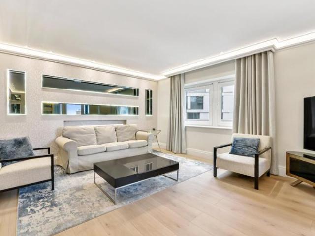 Apartment at York Terrace West, City of Westminster
