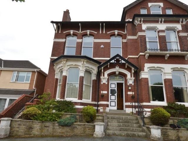Apartment at York Road, Southport