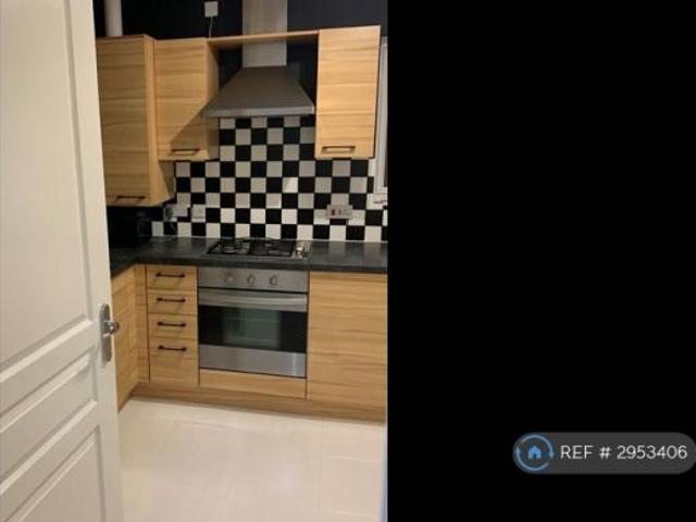 Apartment at Yew Tree Close, West Suffolk