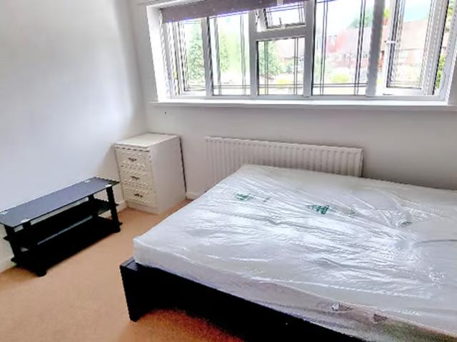 Apartment at Yews Avenue, Greater London