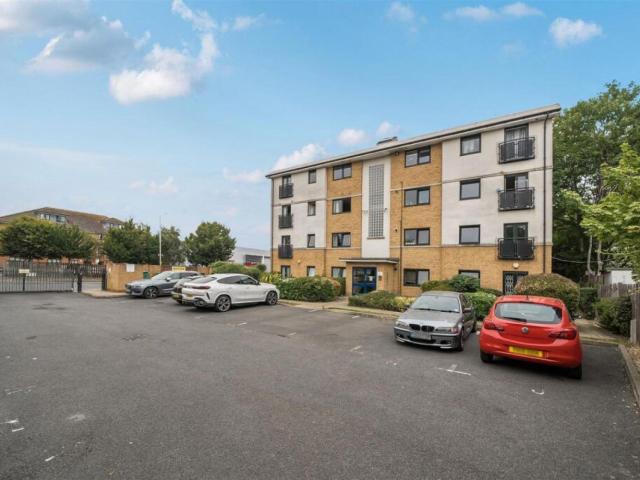Apartment at Yeading Lane, Greater London