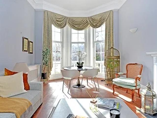 Apartment at Yeoman's Row, Greater London