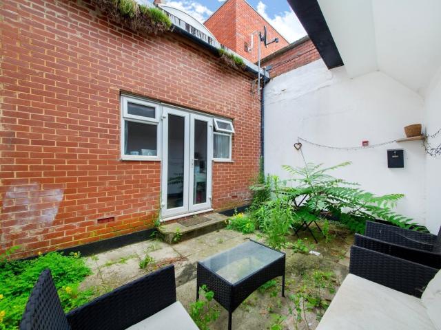 Apartment at Yukon Road, Greater London