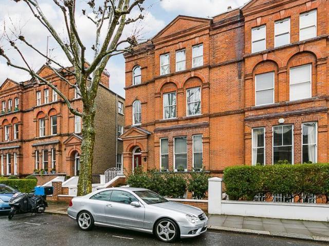 apartment Auriol Road, London, W14