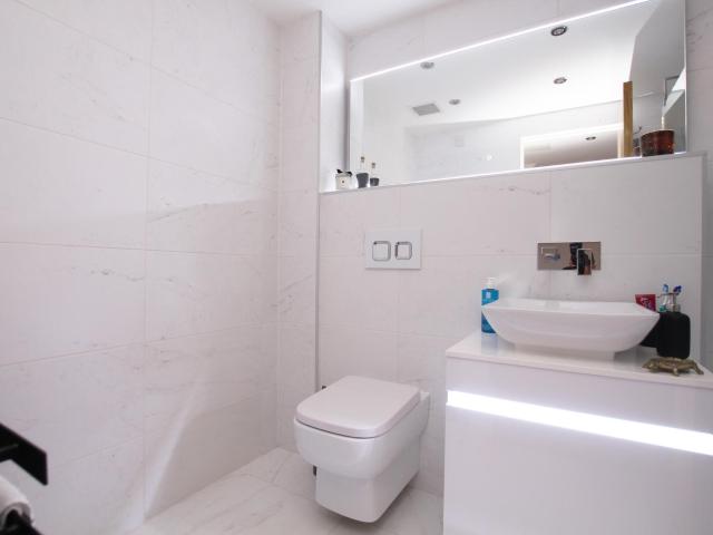 apartment Bell Street, Merchant City, Glasgow, G1 1LG