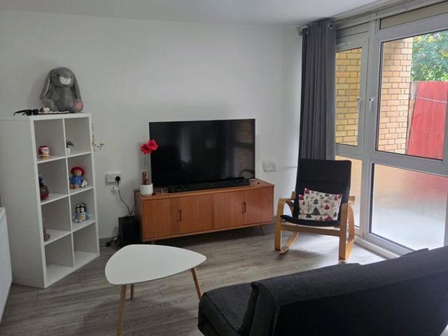 Apartment + garden, equivalent to a 1 bed in space