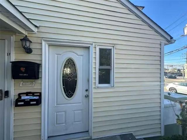 Apartment Glen Cove, NY 37 Cedar Swamp Rd