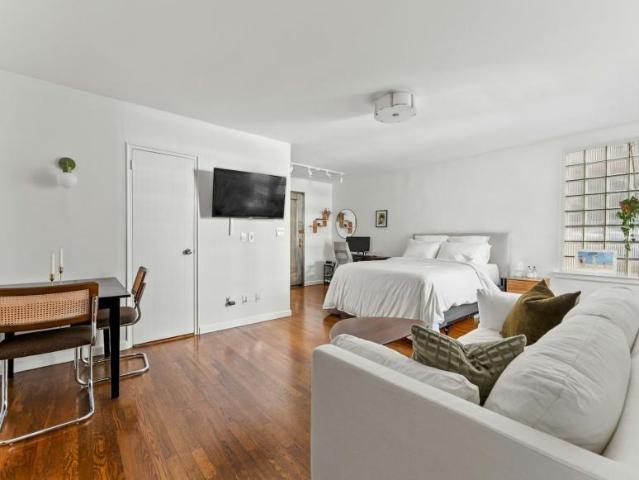 apartment Greenwich Village NY DLS95694248