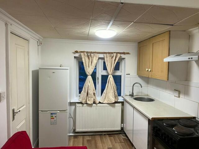 Apartment For Rent Ealing Great London 1200 LS86168171