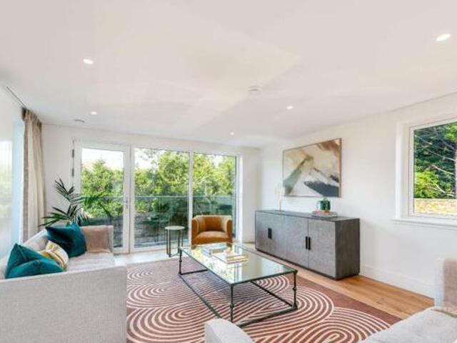 Apartment Four, No. Barnton Avenue West, 3 Bedroom Apartment