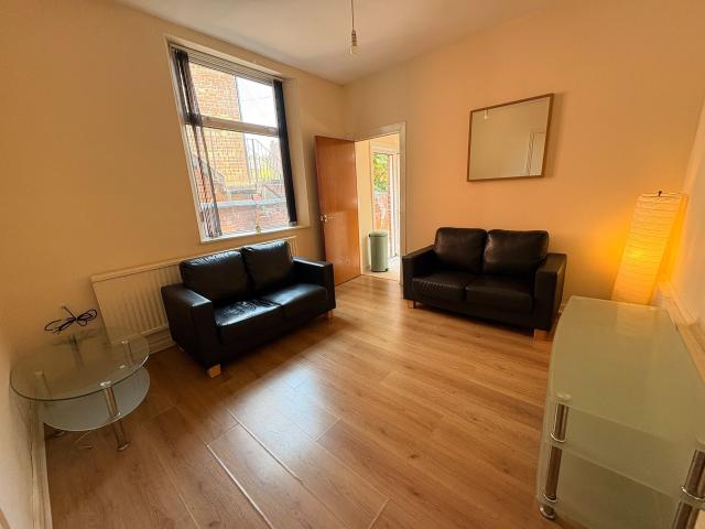 Apartment for rent 112 Dickenson Road, Rusholme M14