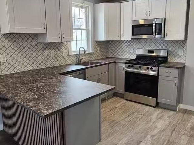 Apartment for Rent $2,200 2 Bedroom 1 Bathroom Apartment In.