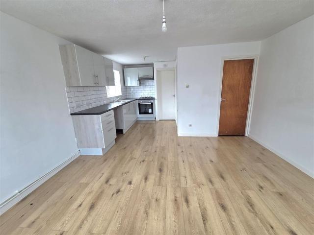 Apartment For Rent 5 7 Clive Road, Portsmouth