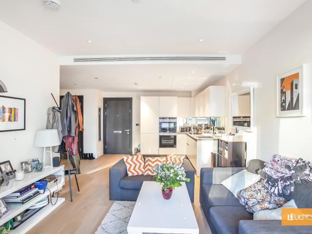 apartment for rent at 342 Queenstown Road, London, SW11 8BW, UK