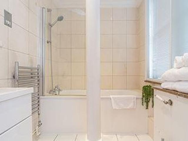 apartment for rent at 39 Hill Street, Mayfair, London, London W1J 5NA, England