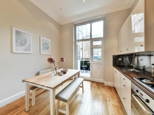 apartment for rent at apartment Notting Hill Gate, London, W11