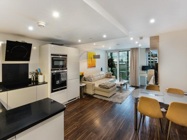 apartment for rent at apartment Altitude Point, Alie Street, London, E1