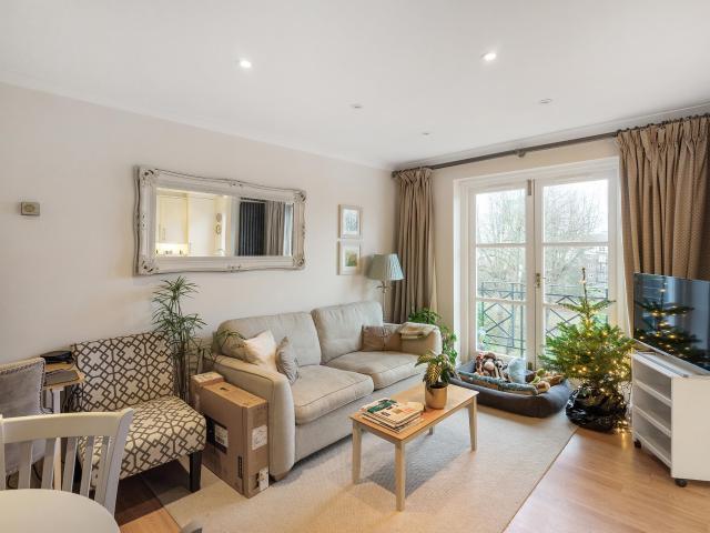 apartment for rent at apartment Brompton Park Crescent, London, SW6