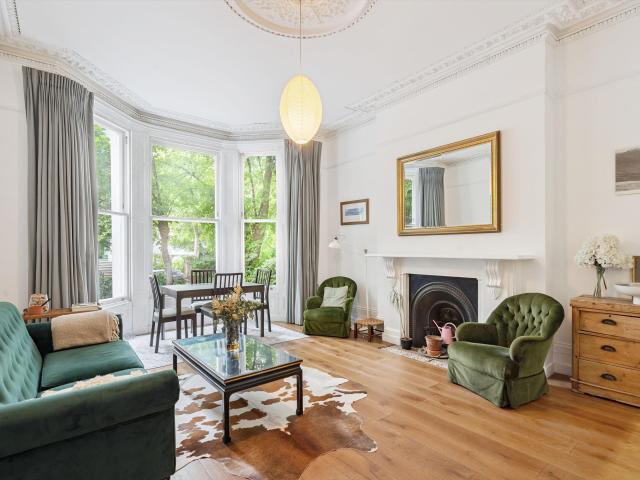 apartment for rent at apartment Cambridge Gardens, London W10