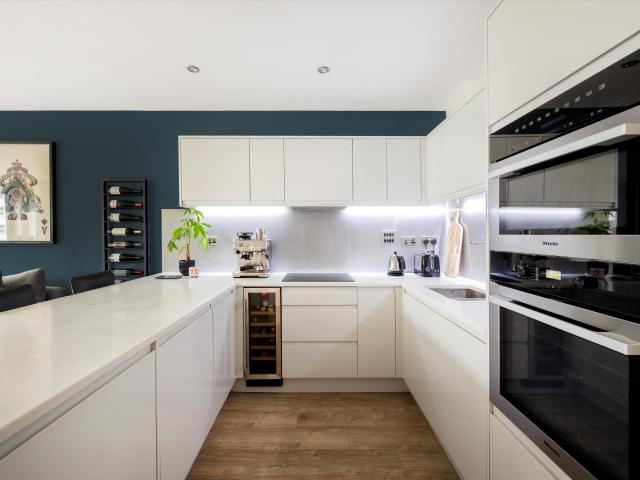 apartment for rent at apartment Centric Close, London, NW1