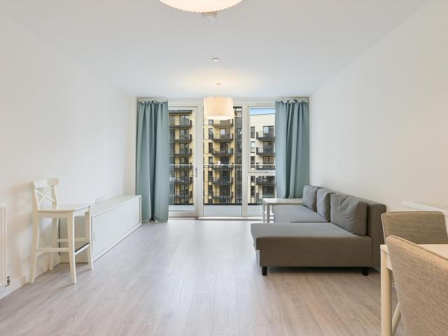 apartment for rent at apartment Cranton Avenue, Hayes, Middlesex UB3