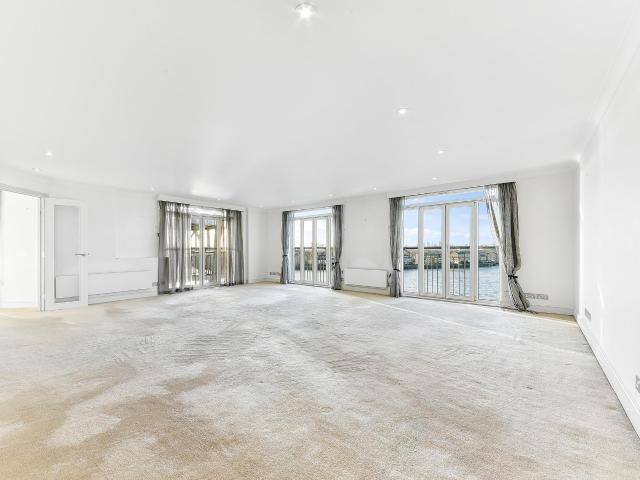 apartment for rent at apartment Dundee Wharf, Limehouse, London, E14
